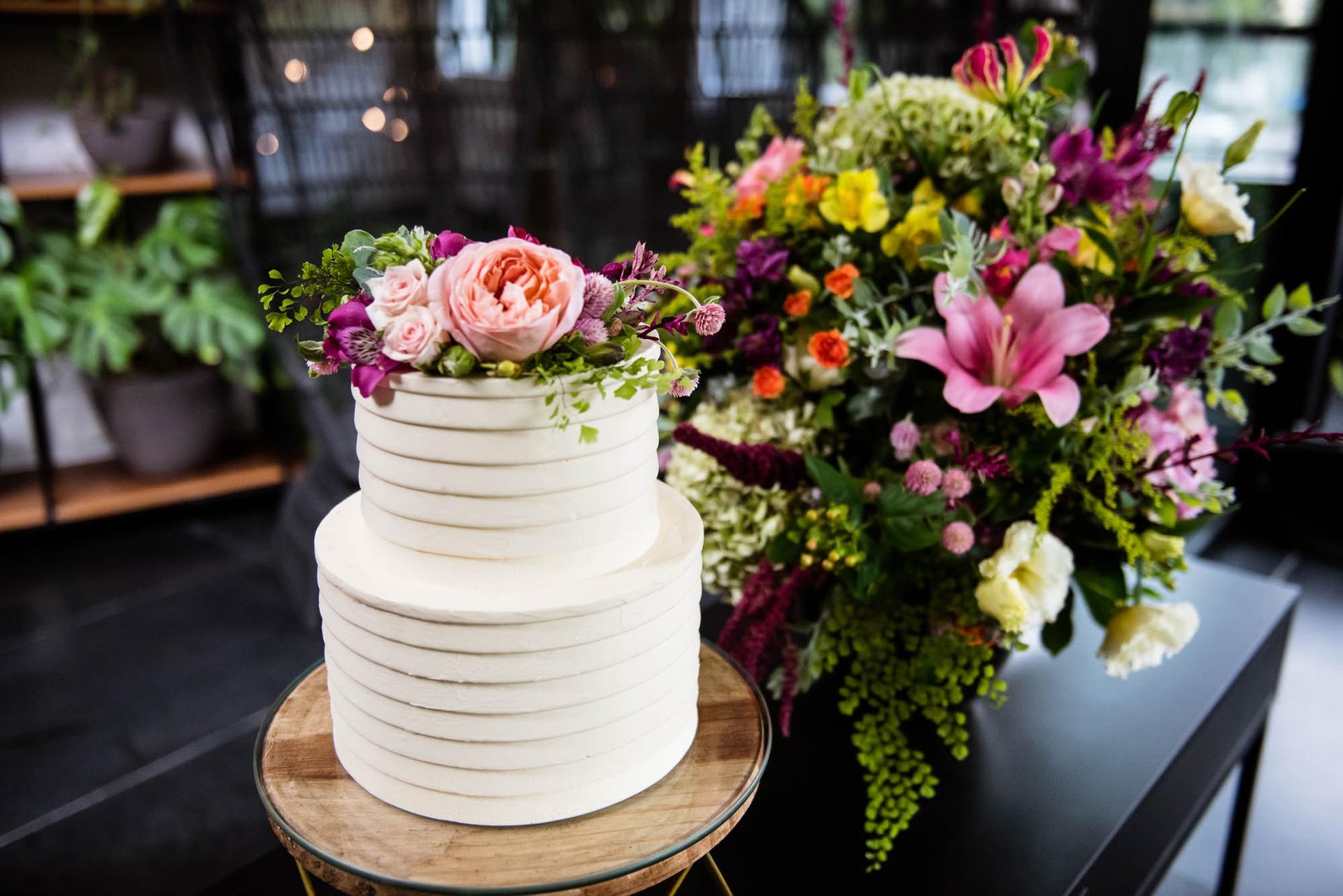 90 bolos minimalistas de casamento: simplicidade deliciosa