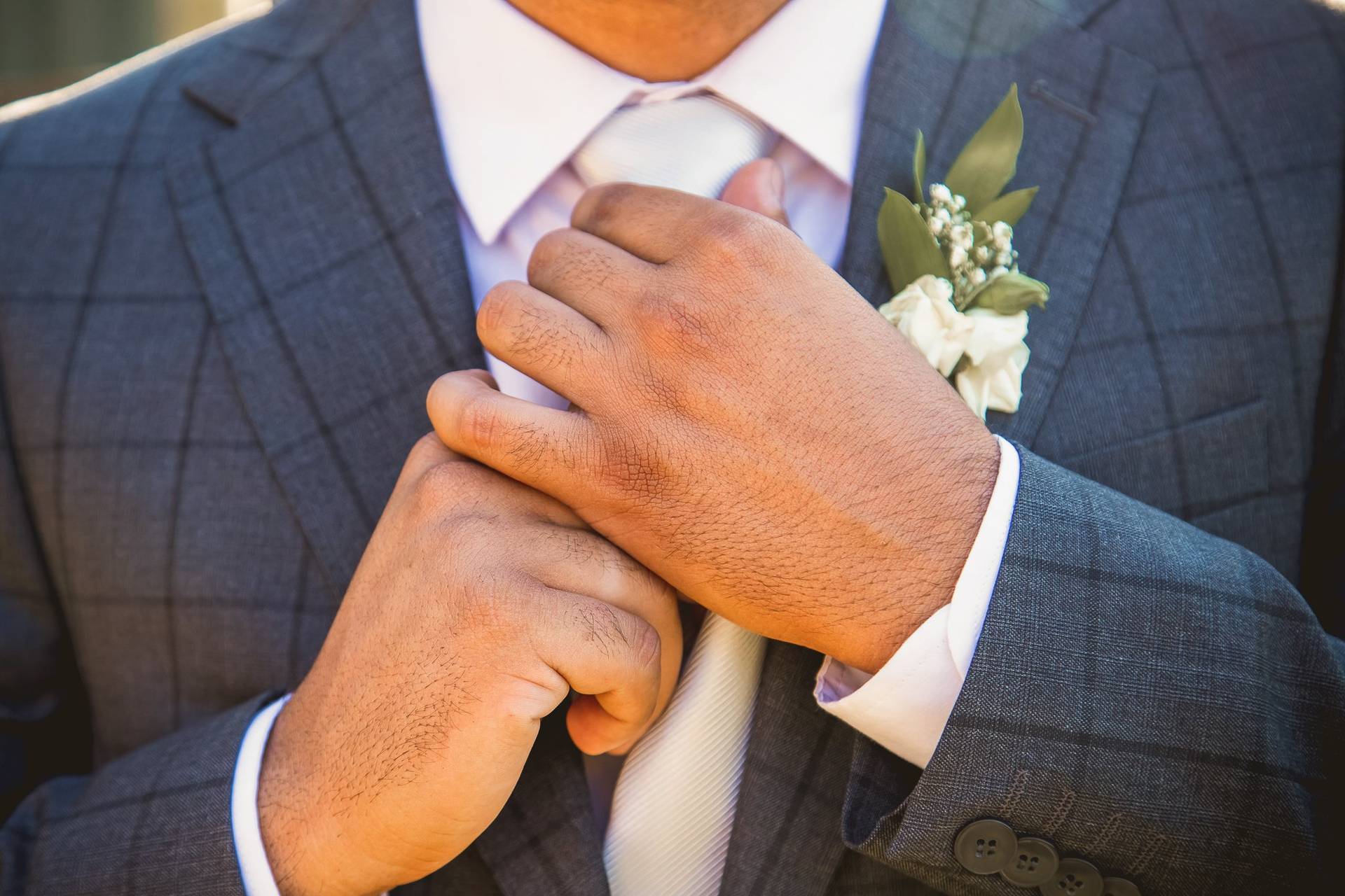 Como dar nó de gravata: Aprenda os 4 tipos do simples ao mais elegante!