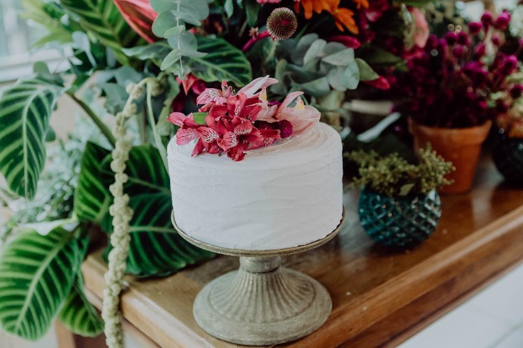 90 bolos minimalistas de casamento: simplicidade deliciosa