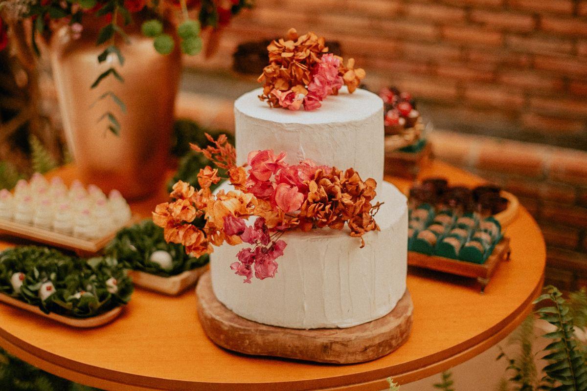 90 bolos minimalistas de casamento: simplicidade deliciosa