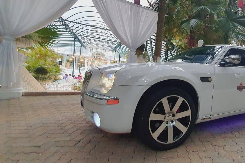 Mega Limousines - Consulte disponibilidade e preços