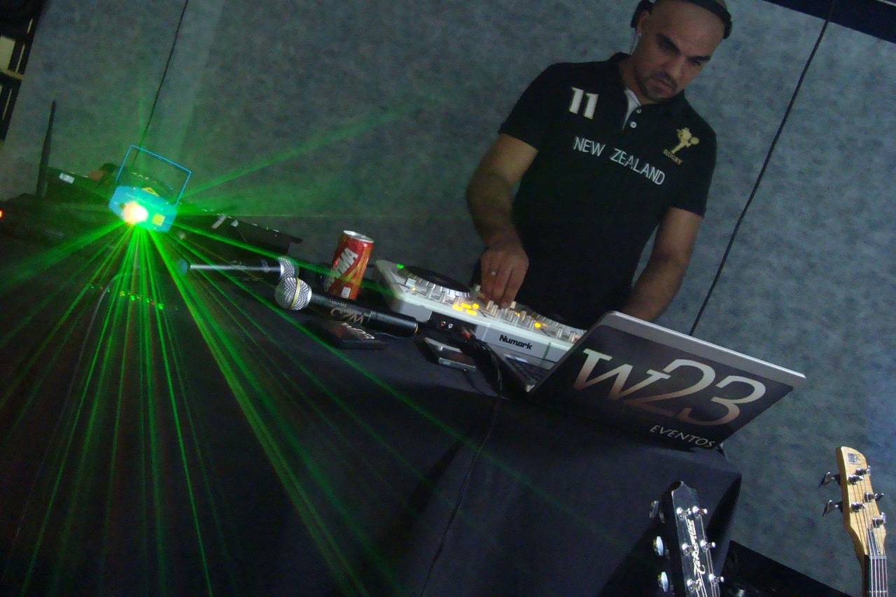 DJ Rico Santos - Consulte disponibilidade e preços