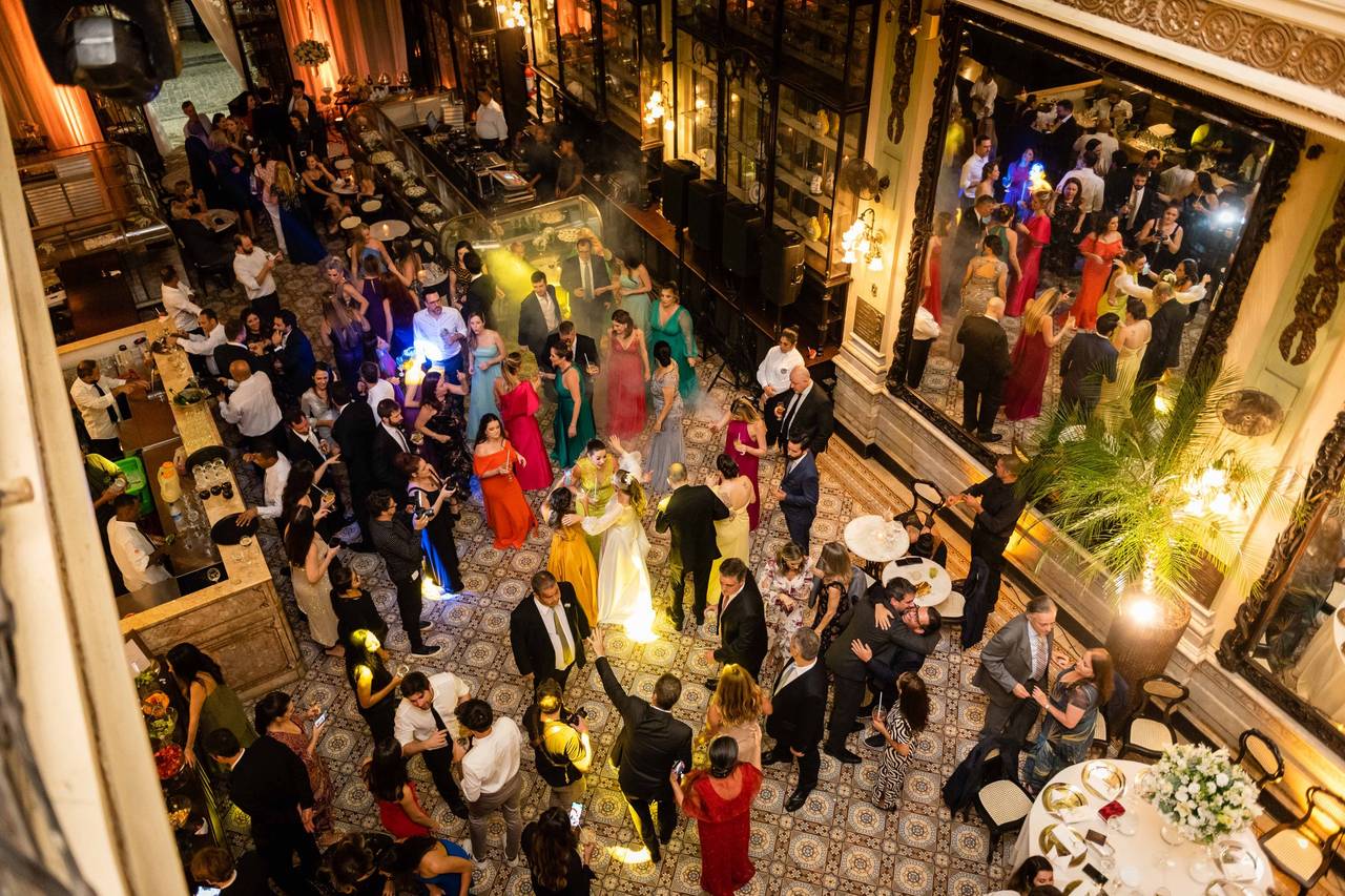 Confeitaria Colombo - Consulte disponibilidade e preços